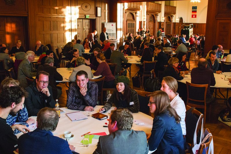 Lebendige Demokratie in Deutschland? Eindrücke vom Deutschland-Café ...