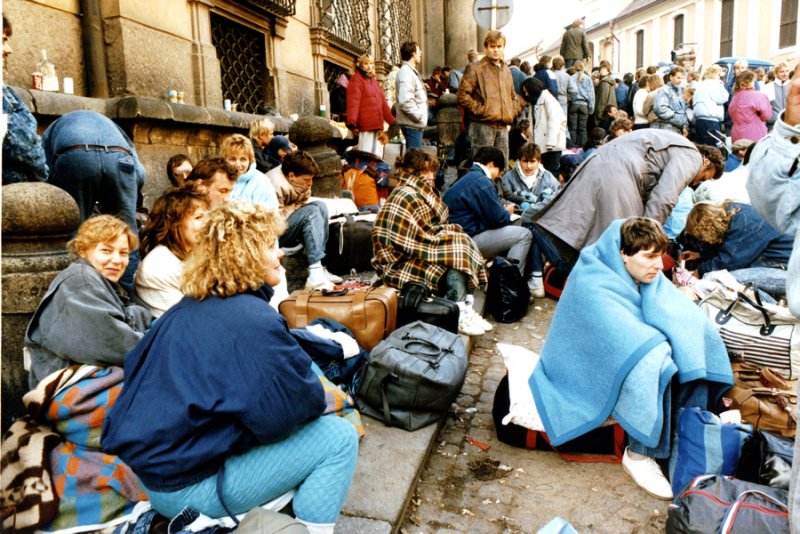 Der Beitrag der Bürger auf dem Weg zur Einheit | Lange Wege der ...