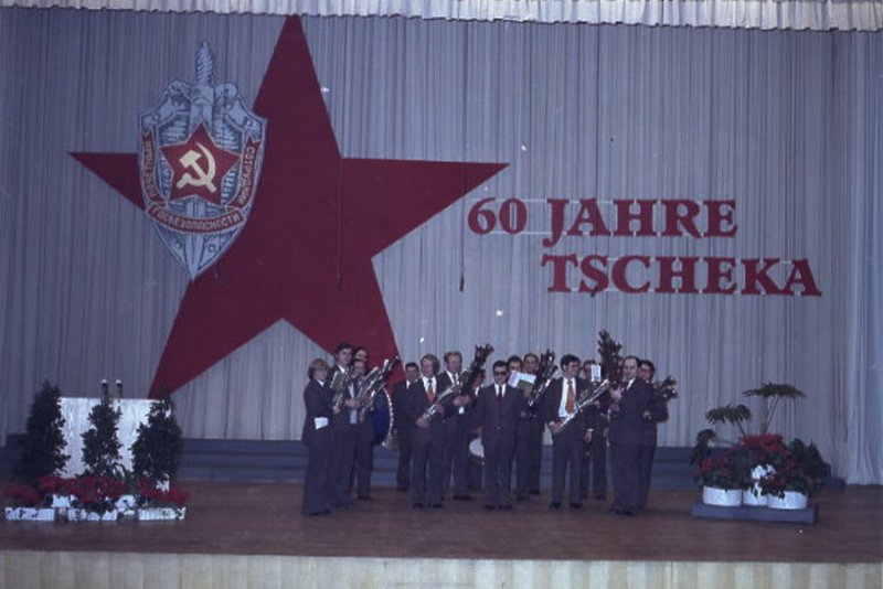 Kopien für die "Freunde": Die Verzahnung der Stasi mit dem KGB | Stasi ...