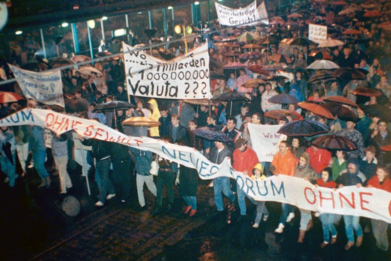 Mythos Montagsdemonstration | Deutschland Archiv | bpb.de