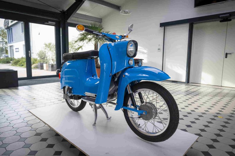 Motorroller Schwalbe KR51 von Simson | bpb.de