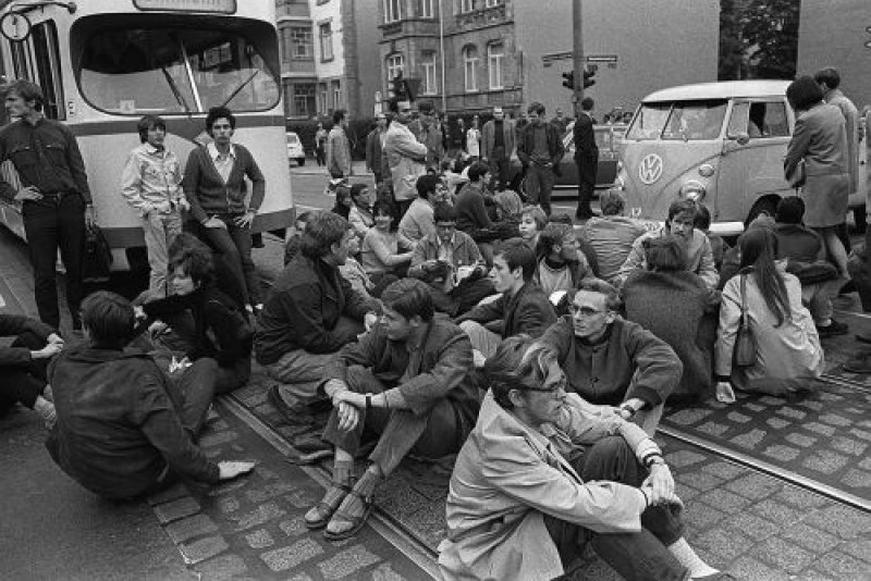 Zwischen Faszination, Grauen und Vereinnahmung | Die 68er-Bewegung | bpb.de