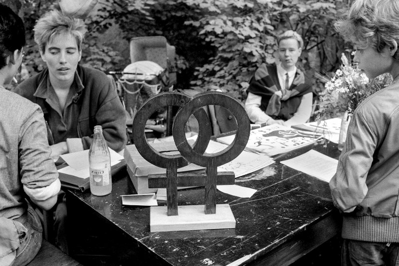 Die Situation von lesbischen Frauen in der DDR | Deutschland Archiv ...