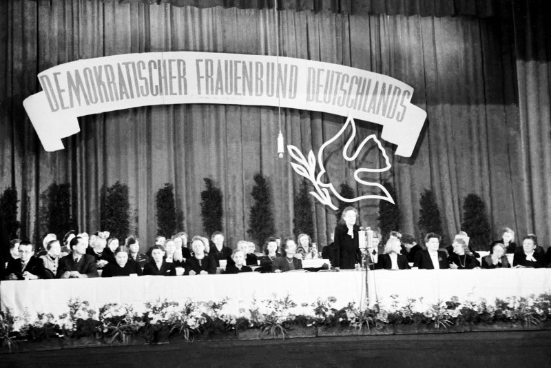 (Die) Mütter der Gleichberechtigung in der DDR | Deutschland Archiv ...