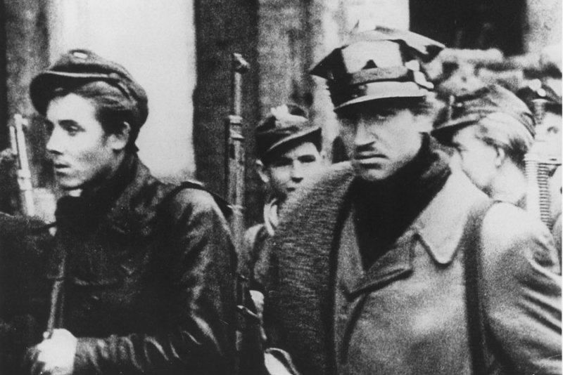 Vor 80 Jahren: Der Warschauer Aufstand | Hintergrund aktuell | bpb.de