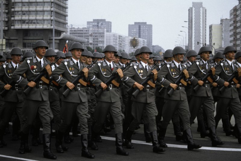 Die Nationale Volksarmee der DDR | Deutsche Verteidigungspolitik | bpb.de