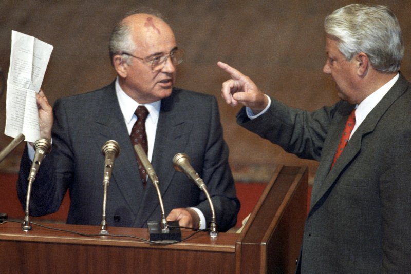 Vor 30 Jahren: Gorbatschow tritt als Generalsekretär der KPdSU zurück ...