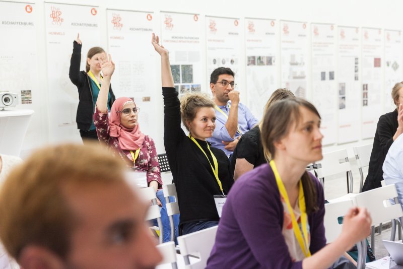 Open Space: Engagement im Netz und vor Ort | bpb.de