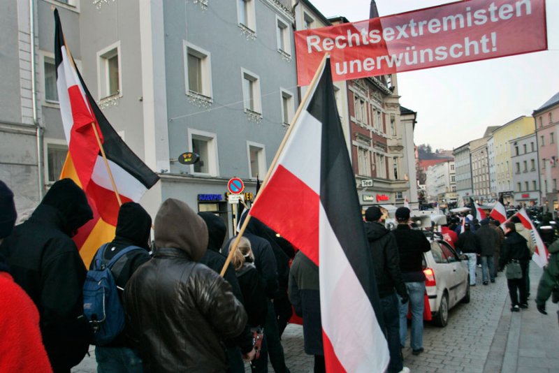 Forderungen an die Politik | Rechtsextremismus | bpb.de