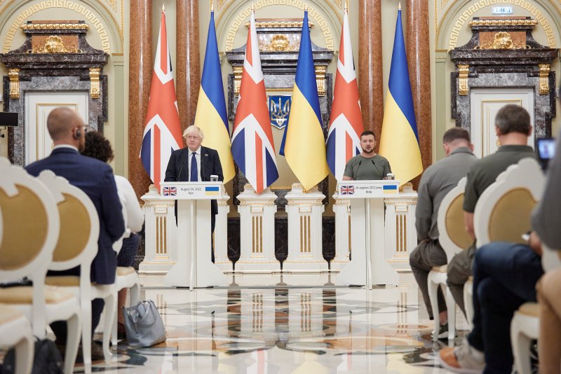 Großbritannien: Fest an Kiews Seite | bpb.de