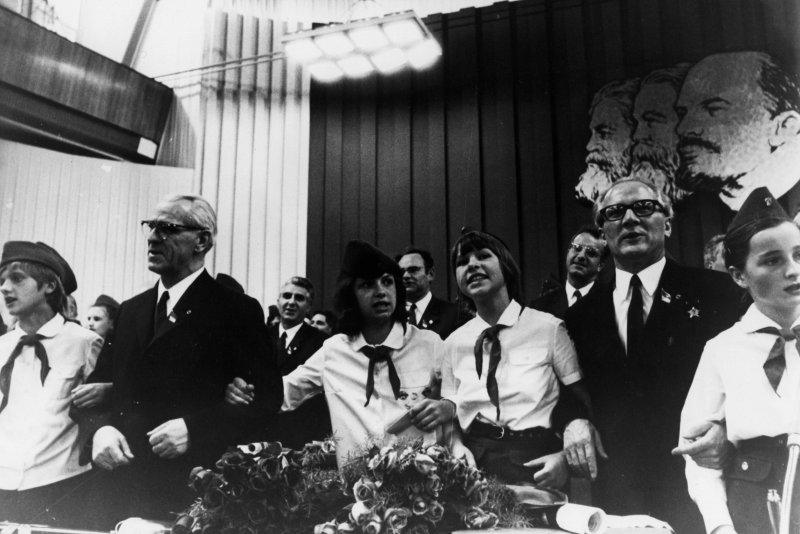 DDR-Geschichte als Erinnerungspolitik | Deutschland Archiv | bpb.de