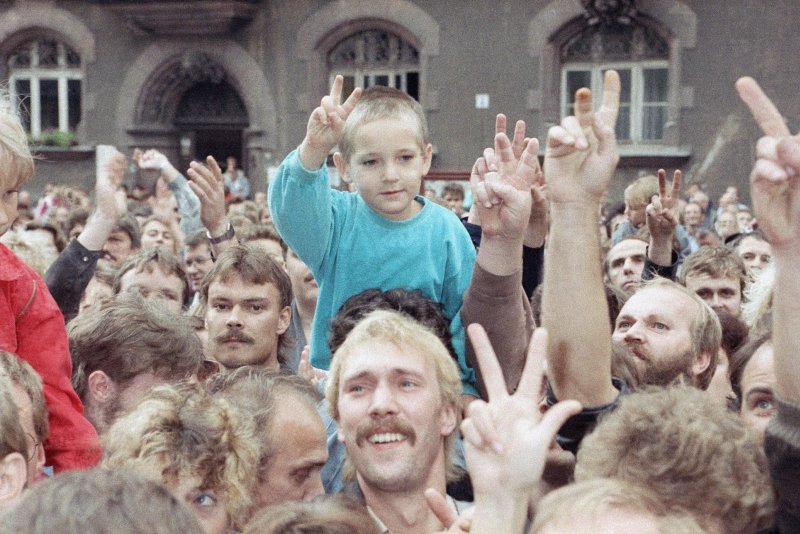Montagsdemonstrationen vom 04. September 1989 bis zum Mauerfall ...