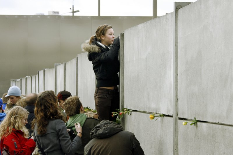 Arbeitsblätter für die Sekundarstufen I und II | Die Berliner Mauer im ...