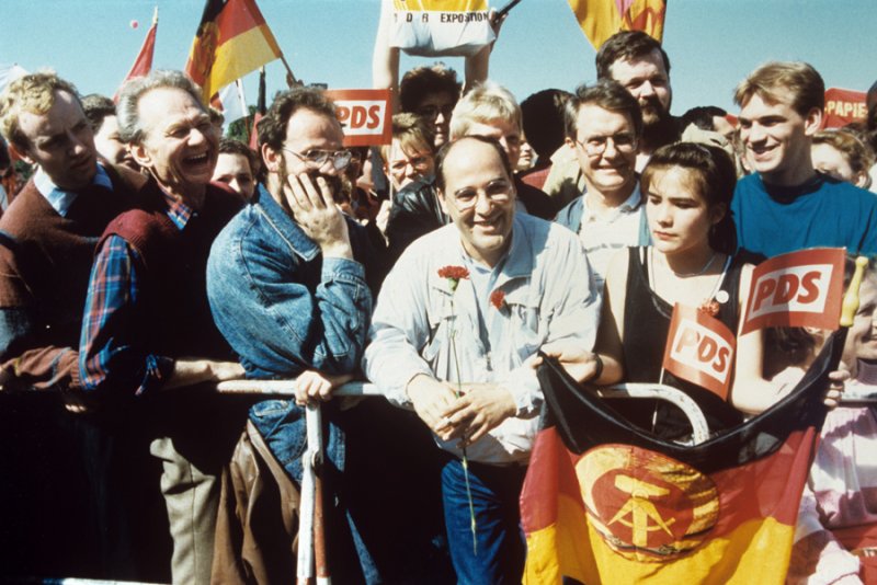 Etappen der Parteigeschichte der LINKEN | bpb.de