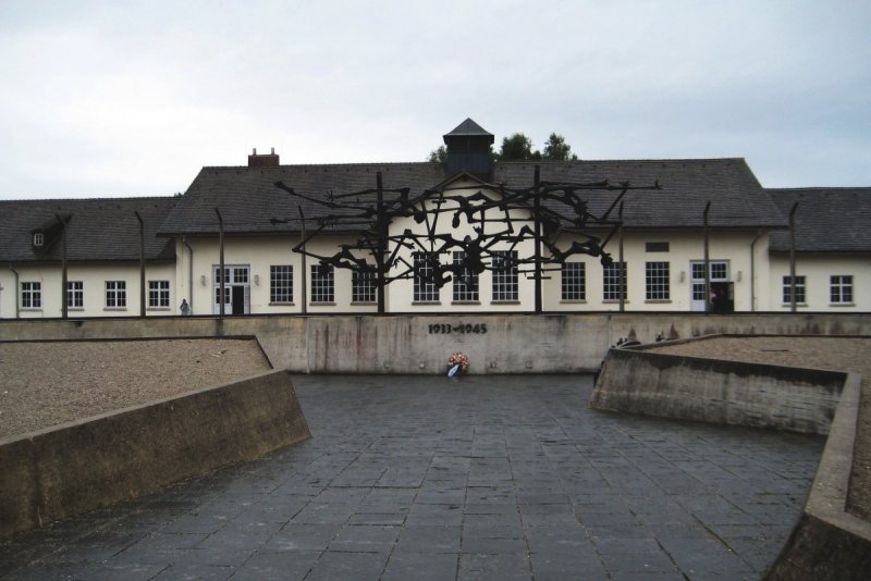 KZ-Gedenkstätte Dachau | Themen | bpb.de