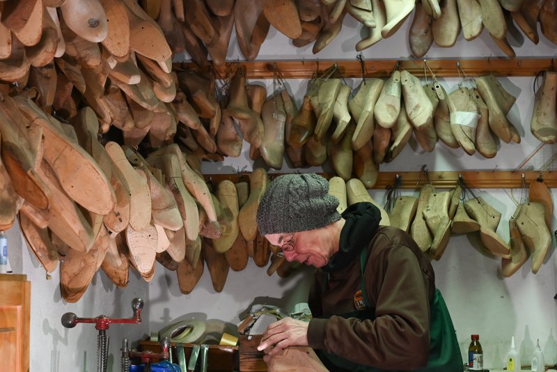Einbeziehung in die Rentenversicherung: Aber wie? | Rentenpolitik | bpb.de