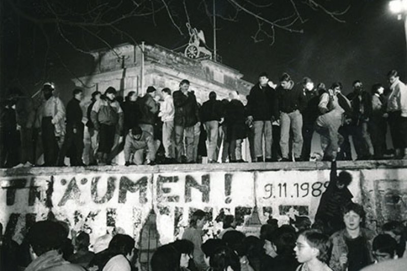 9. November 1989. Der Mauerfall aus vielen Perspektiven | Deutschland ...