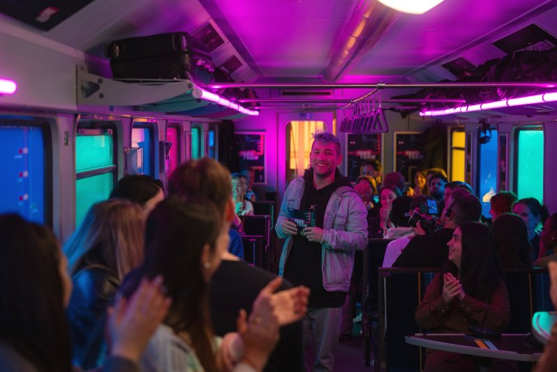 Das Projekt FAKE TRAIN | Fake Train | bpb.de